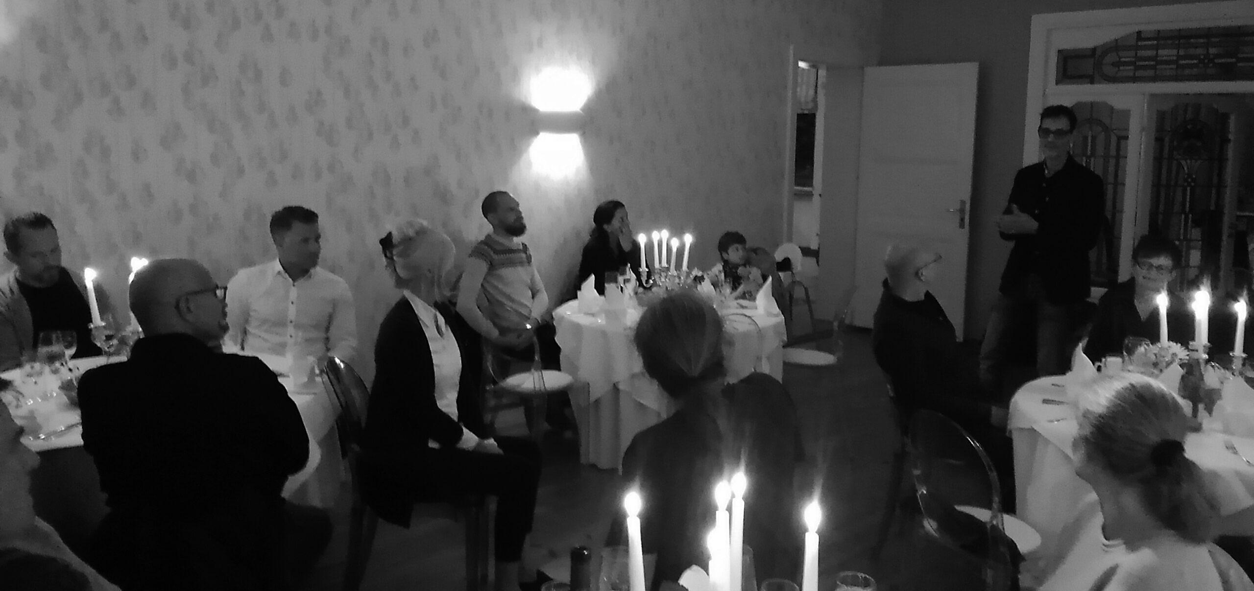 01.Light Regular's Table - Gather around Light